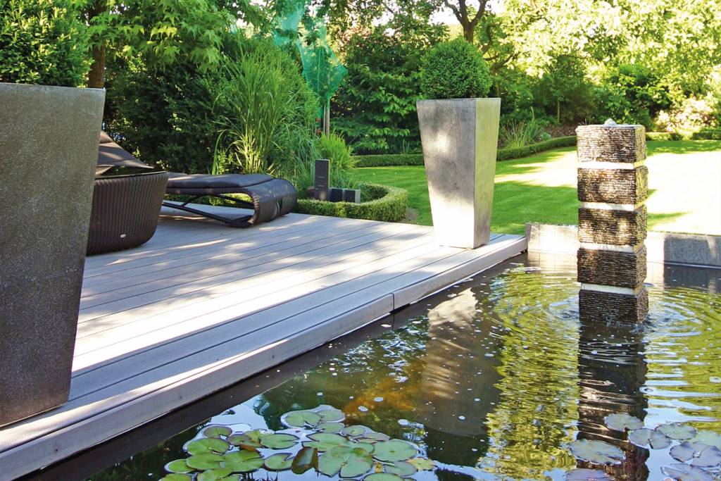 Poolterrassen von megawood® - Planungswelten